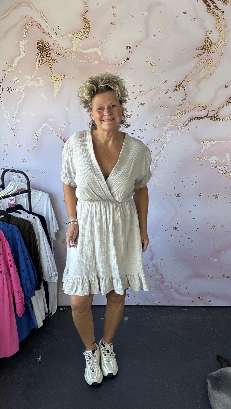 Jurk Brigit beige - Lady's Fashion